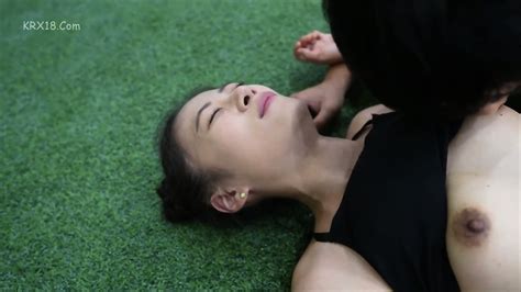 Lee Ye Jin And Lee Soo Girls Who Hit The Goal And Strike Hard Second