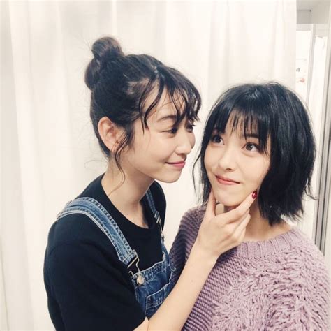 岡本夏美 On Twitter 岡本夏美 浜辺 萌え袖