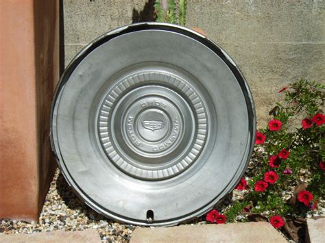 Help Needed To Identify This Ford Hubcap What Is It Antique