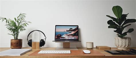 15 Minimalist Desk Setup Ideas That Will Inspire You To Get Organized