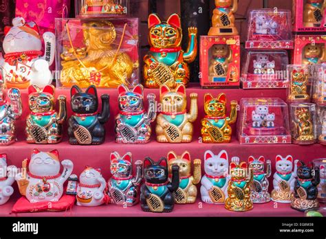 London Chinatown Store Display Of Chinese Lucky Cats Maneki Neko Stock