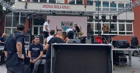 Večeras Nastupa Berin Buturović