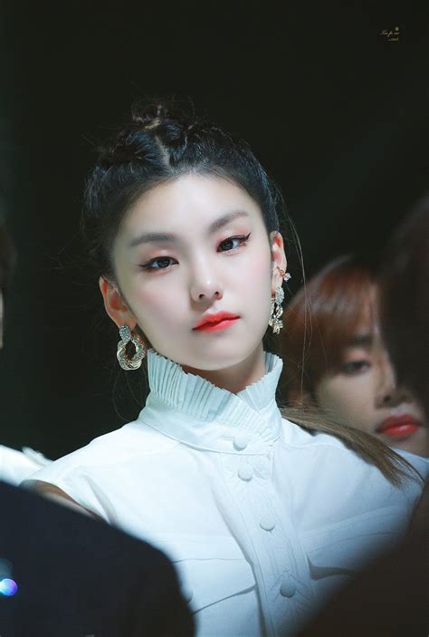 These Photos Prove Itzys Yeji Can Rock Any Hairstyle Koreaboo