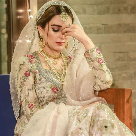 Sidra Niazi Beautiful Bridal Pictures From Drama Qayamat Reviewitpk