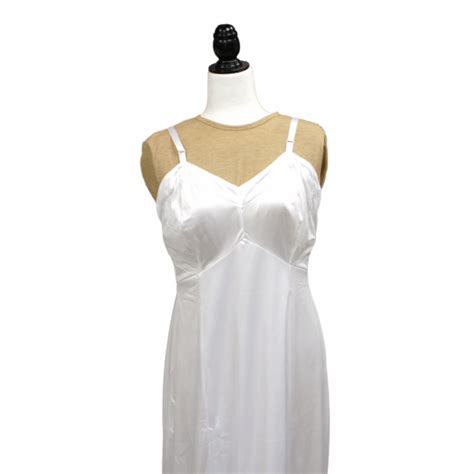 Flo Ann Ladies Nylon Full Slip Avg 44 Elegant Fabrics