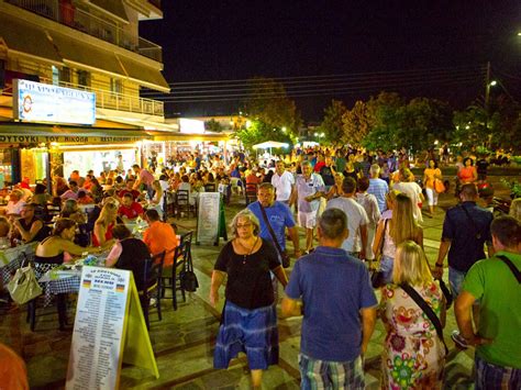 Successful Asprovalta Women Taking Care Of Every Guest In The First Place Asprovalta