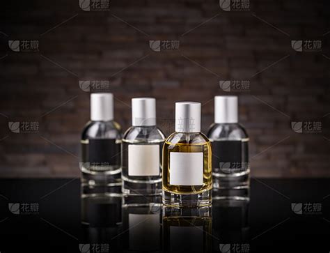 玻璃瓶里的香水