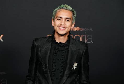 Who Is Dominic Fike 5 Facts About The Euphoria Actor Popsugar Celebrity