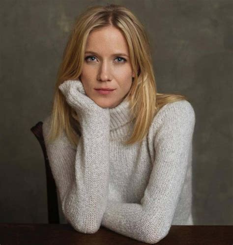 Jessy Schram Bio Wiki Height Ethnicity Net Worth