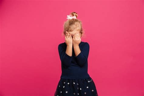 Página 13 Imágenes De Chica Espiando Descarga Gratuita En Freepik