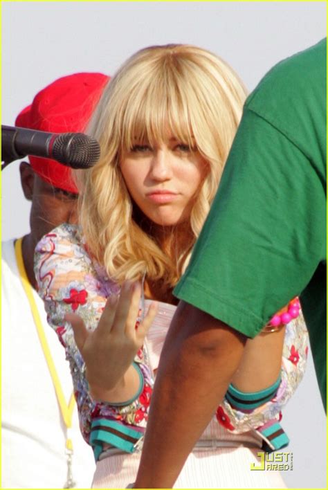 Miley Cyrus Licks A Lot Photo 1275161 Photos Just Jared Celebrity