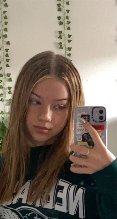 Pin Di Bia Su Guardar Rápido Ragazze Bionde Belle Ragazze Pose Per