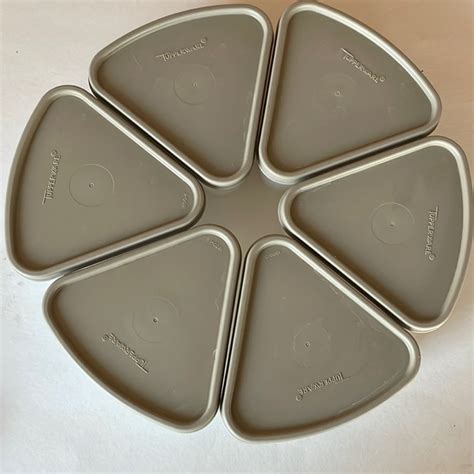 Tupperware Kitchen Vintage 99s Tupperware Pie Slice Keepers 17991