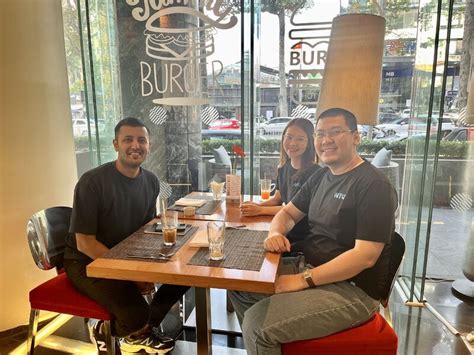 Phuong Nguyen On Linkedin Just Had An Amazing Meeting With The Shopify Partnerships Lead Sea In