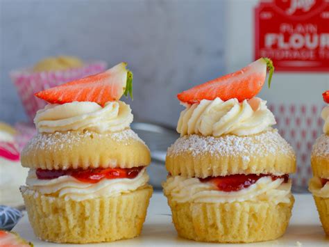 Mini Victoria Sponge Cakes Tala Cooking
