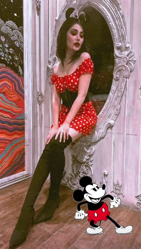 Sabeeka Imams Beautiful Look From Halloween Party Reviewit Pk