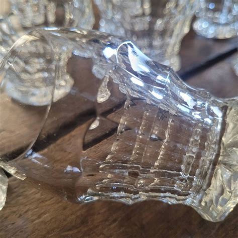 Service De 12 Verres En Verre Moulé à Décor De Rosaces France Vers Selency
