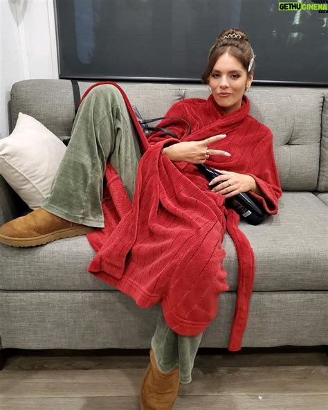Caitlin Stasey Instagram Okay Gethu Cinema