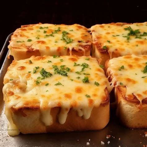 Cheesy Texas Toast Recipe