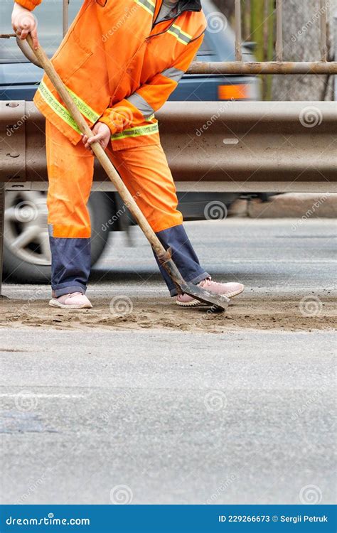 Shovel Vertical On The Grass Stock Image 204439357