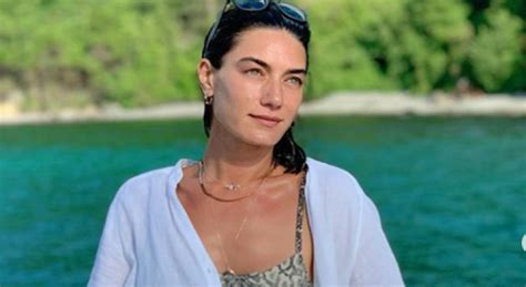 Ertugrul Actress Hande Subasi Shares New Bold Photo With Her Boyfriend