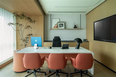 This Office Modern Interior Design Blends International Standards With