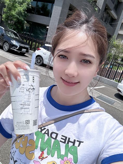 那麼熱的天；帶看不穿制服時，心情真的很雀躍😝