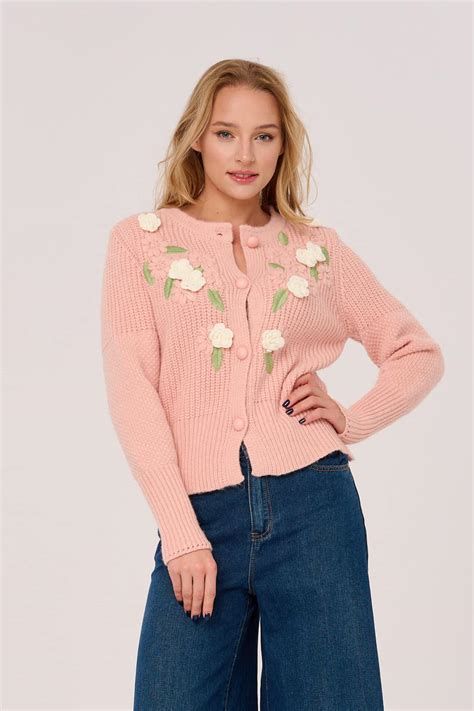 Sweter Marthe Różowy Rozpinany Białe Kwiatki Chellena