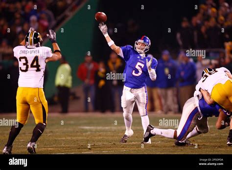 Todd Reesing 5 Of The Kansas Jayhawks Throws A Pass Against The