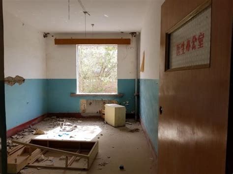城市枯竭后的惊人现状！探秘玉门老城区废弃医院 建筑
