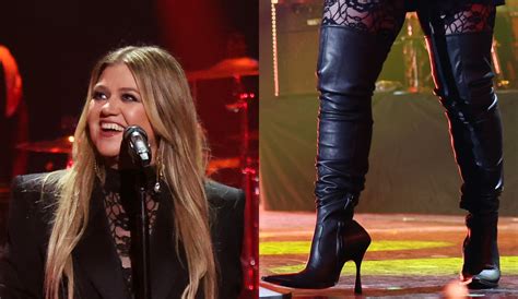 Kelly Clarkson Heels Kelly Clarkson Showcases Edgy Tattoo As She Wears