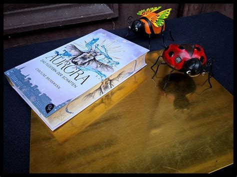 Rezension „aurora Das Flüstern Der Schatten Von Caroline Brinkmann