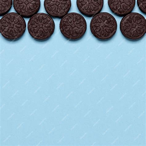 Diseño De Concepto De Cookie Sobre Fondo Azul Foto Gratis
