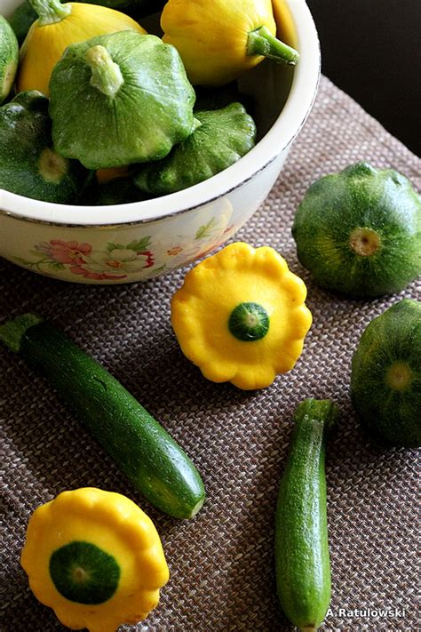 Mini Squash Food Embrace