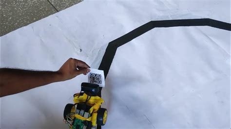 opencv based line follower robot controlled by qr code commands