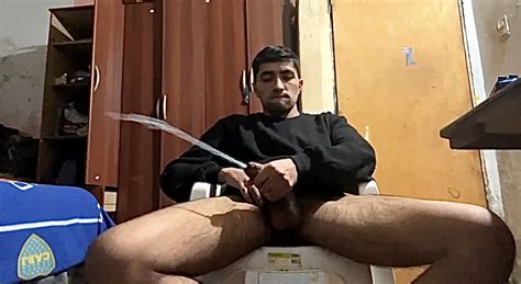 Uncut Dude Shoots Massive Nut