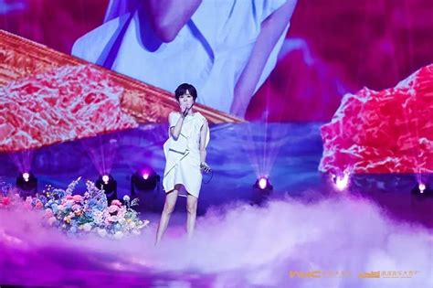 第二届浪潮音乐大赏荣誉揭晓，杨乃文《flow》获年度专辑荣誉 6月20日晚，由浪潮评委会发起、 腾讯音乐 娱乐集团（tme）主办的第二届浪潮音乐大赏 · 荣誉典礼在北京中央歌剧院举行 雪球