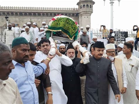 Huge Crowd Joins Funeral Procession Of Syed Viqar Uddin The Siasat
