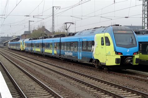 ET 607 stands at Hannover Hbf on 20 September 2016. - Rail-pictures.com