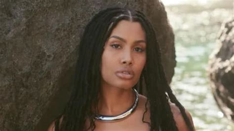 Leyna Bloom Drops Breathtaking Pics From Si Swim Shoot In Dominica