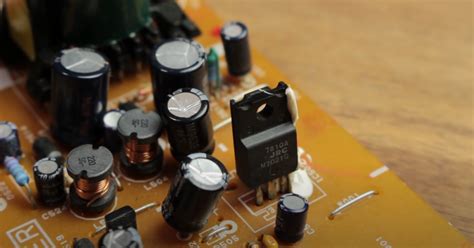 Capacitors In Series Parallel And Mixed Explained Nerdytechy