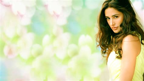 Nargis Fakhri Pretty Hd Pics Wallpaper Hd Indian Celebrities 4k Wallpapers Images And