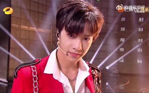 回顾时代少年团小年夜歌舞串烧 ，这场表演循环了无数遍的姐妹有没有？每个人单独的那一part都很奈斯，七个少年各有特色长得又帅又阳光向上，真的好绝音乐流行音乐好看视频