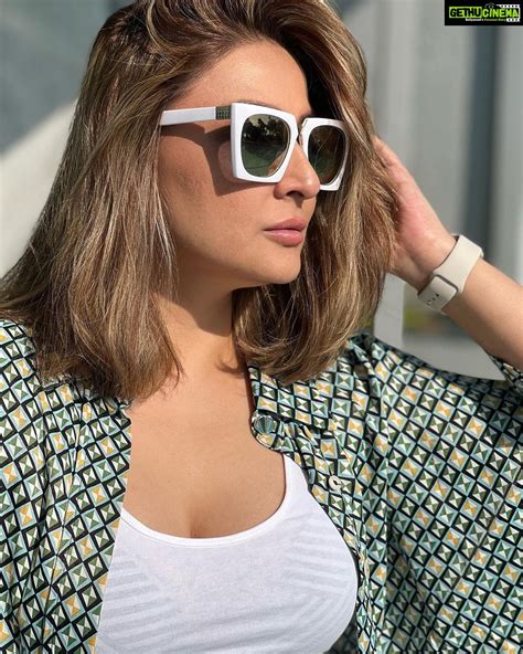 Urvashi Dholakia Instagram Almost Year Ending Expression 2912