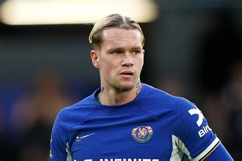 Mykhailo Mudryk Appears To Bite Back At Chelsea Fans Dm And Poses £