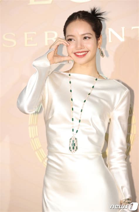 사진 블랙핑크 리사 거짓말처럼 너무 예뻐 머니s