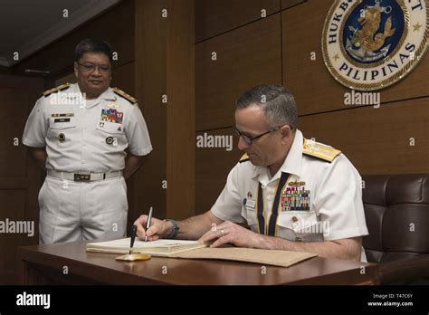 Manila Philippines March 13 2019 Rear Admiral Theodore Leclair Deputy Commander Us 7th