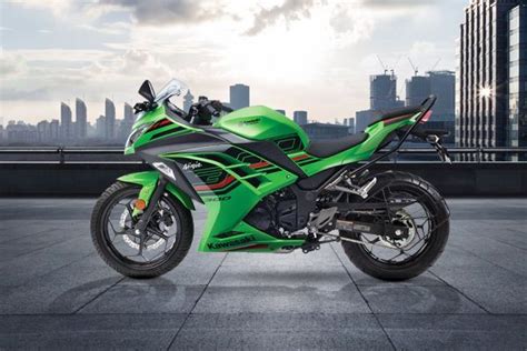 Kawasaki Ninja 300 Price Images Colours Mileage And Reviews