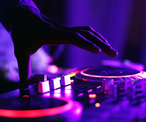 Géneros Musicales De Electrónica 30 Subgéneros Y Obras
