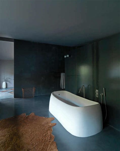 Laurence Simoncini Does Dark